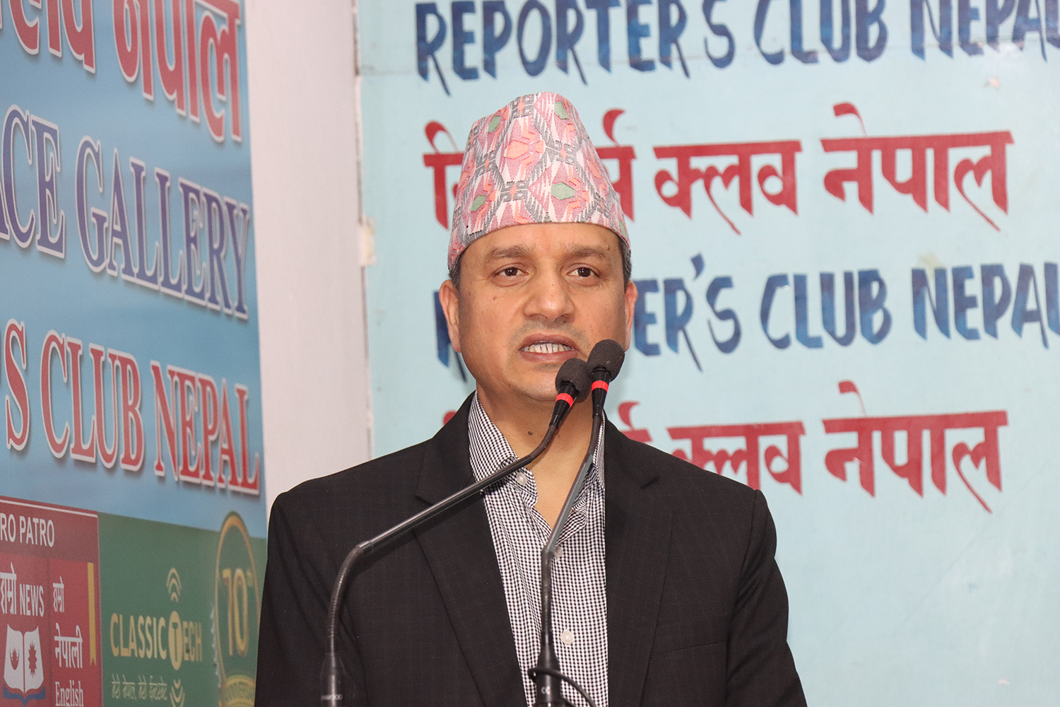 गभर्नर नियुक्तीमा मध्यमार्गी बाटो रोज्दै ओली–देउवा, गुणाकरले बाजी ...